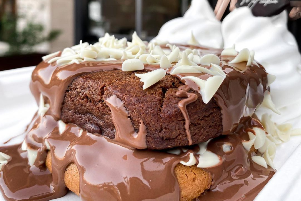 We waited in line for over an hour for these cookies in Riyadh, were ...