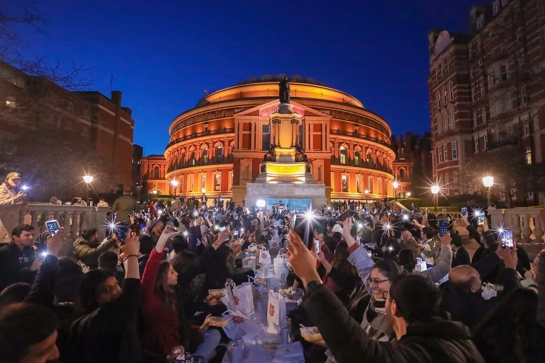 Enjoy a free, shared Iftar experience in the UK most special landmarks ...